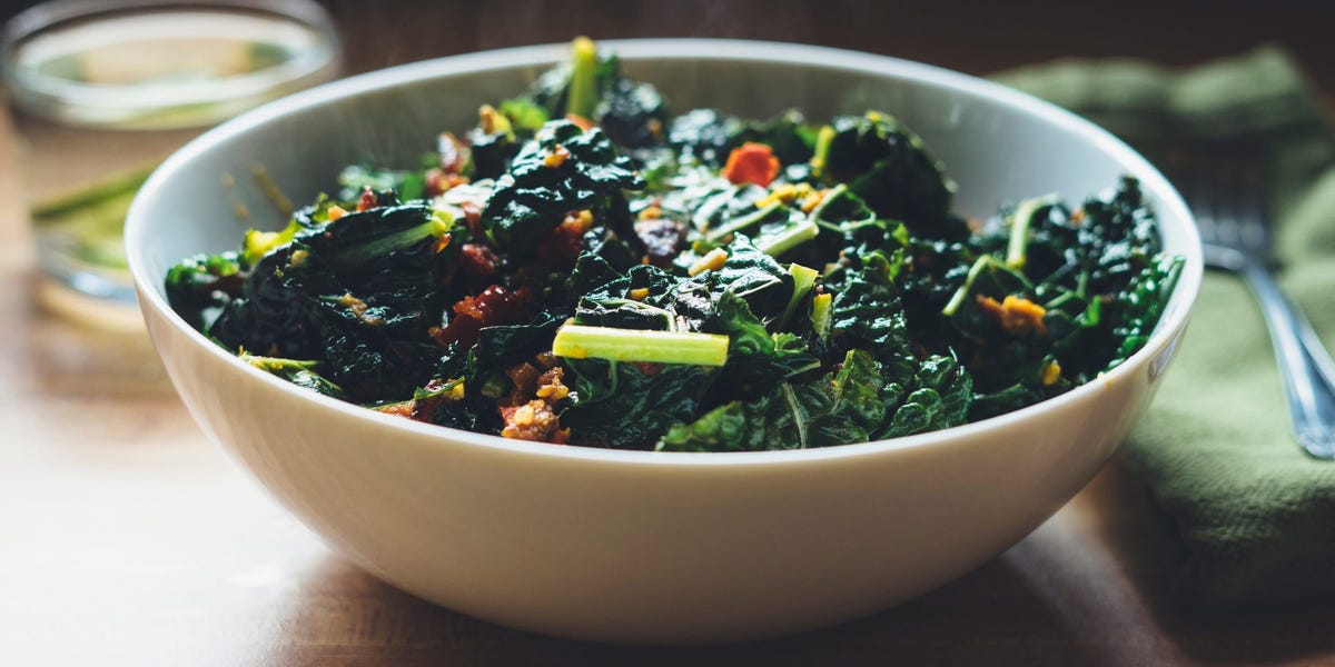 5 técnicas esenciales para preparar y cocinar col rizada para ensaladas ...