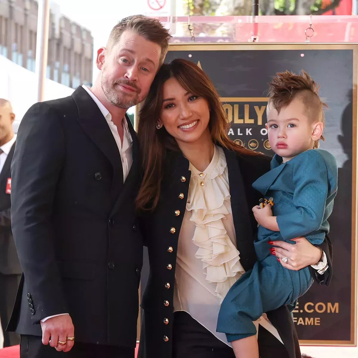 Macaulay Culkin comparte lo que su hijo y el de Brenda Song no pueden dejar de hacer tras su ...