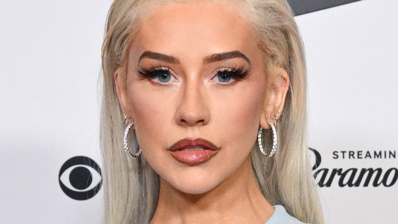 Christina Aguilera da un giro colorido a sus mechas de la era “Stripped” | Estarguapas